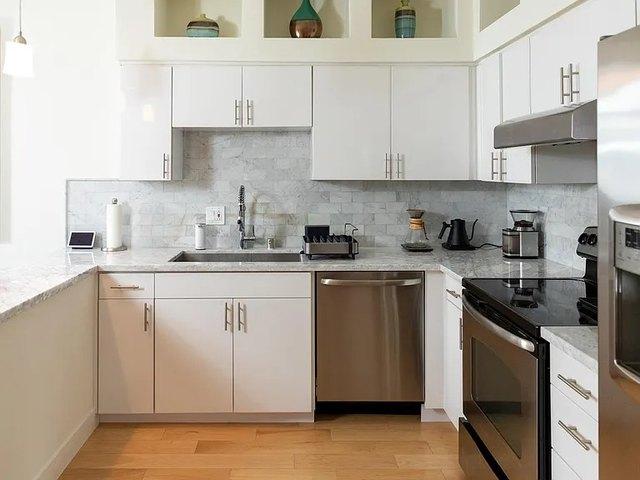 8960 Cynthia St Apt 104, West Hollywood, CA 90069