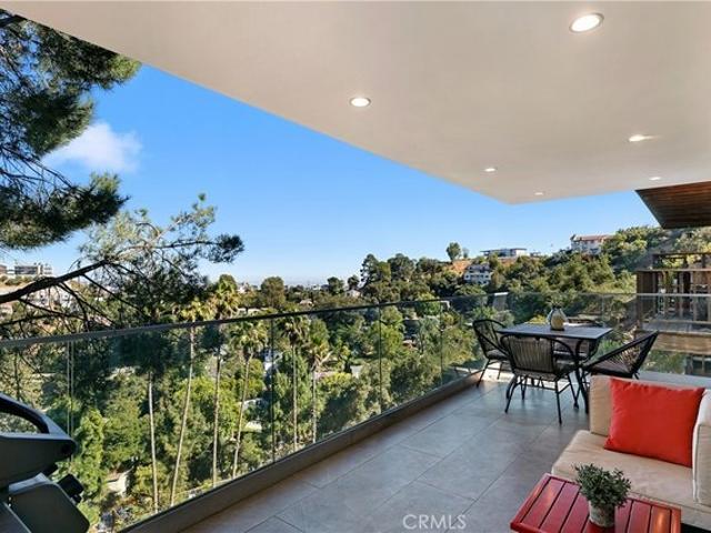 8960 Crescent Dr, Los Angeles, CA 90046