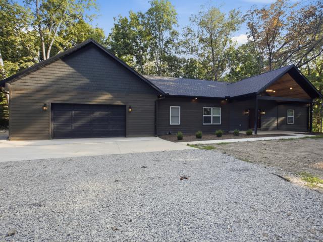 8960 E South Circle Drive