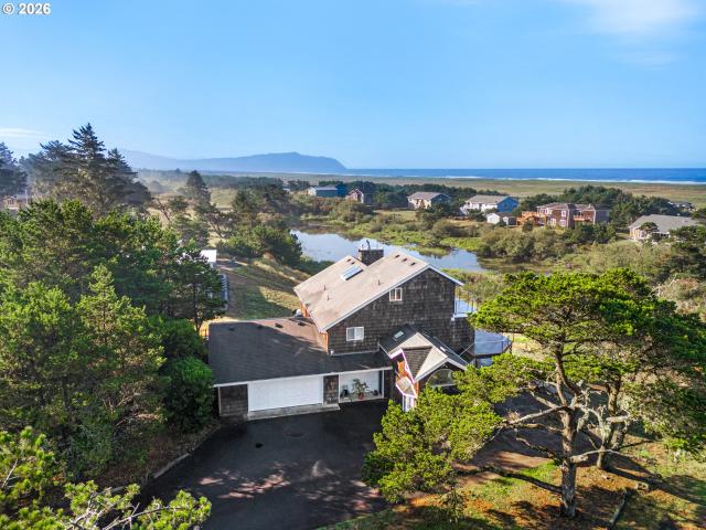 89610 Sea Breeze Dr, Warrenton, OR 97146 | MLS #306203 | Compass