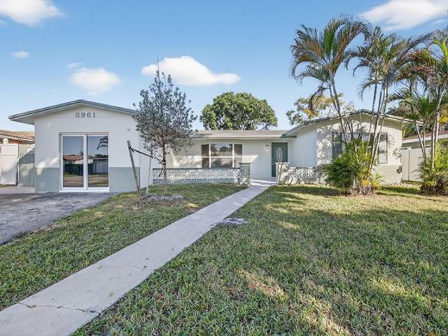 8961 NW 21st St, Pembroke Pines, FL 33024