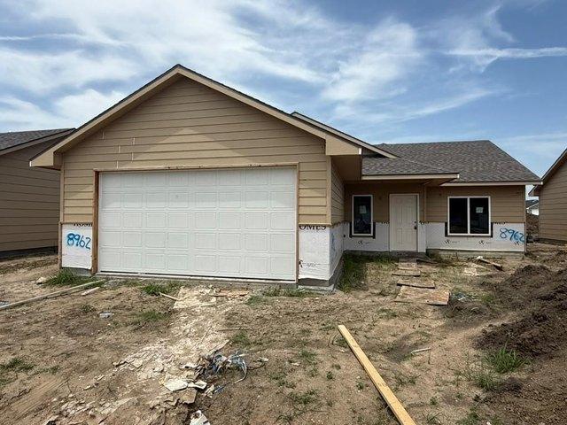 8962 E Joshua St, Bel Aire, KS 67226