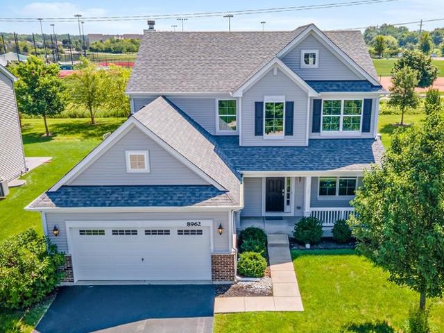 8962 Pearsall Dr, Huntley, IL 60142
