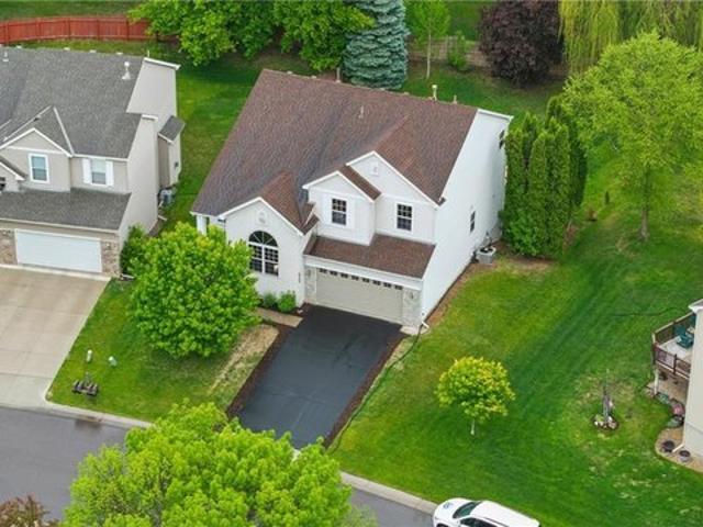 8962 Peony Ln N, Maple Grove, MN 55311