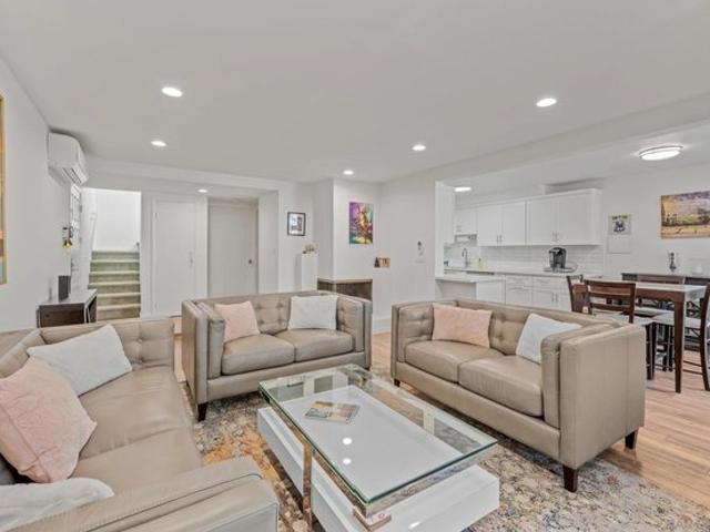 8963 Caminito Fresco, La Jolla, CA 92037