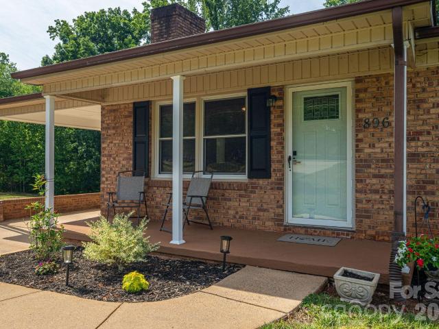 896 Cedarline Drive