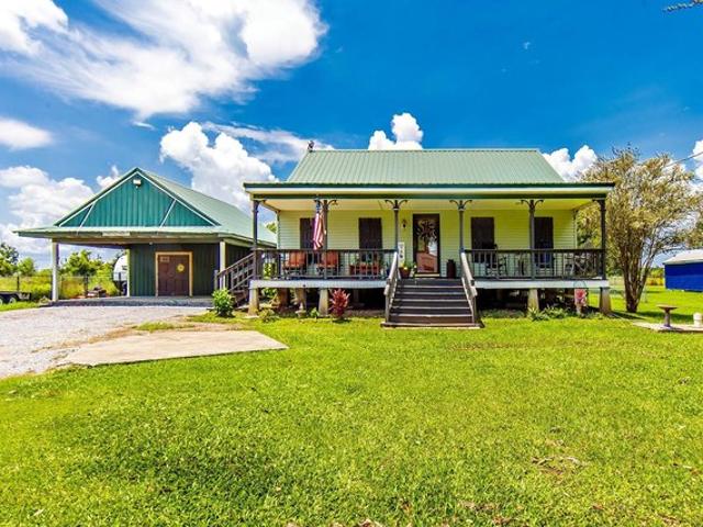 896 Aragon Rd, Montegut, LA 70377