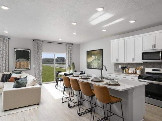 896 E Eden St, Eagle Mountain, UT 84005