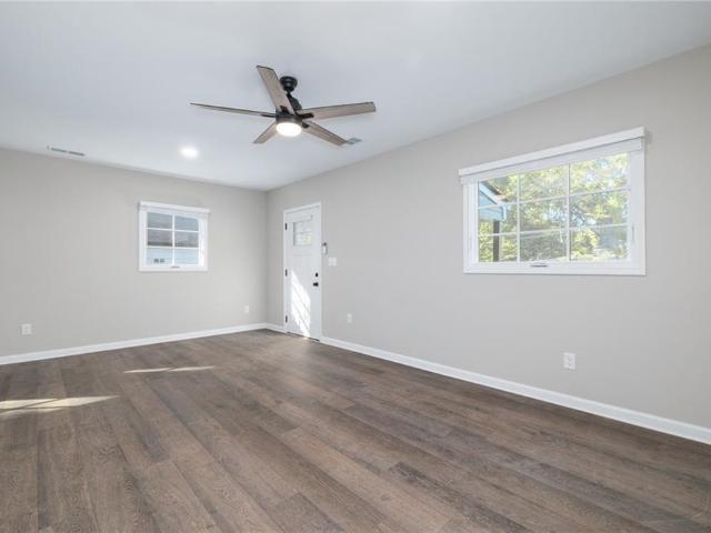 896 Oakland Drive SW