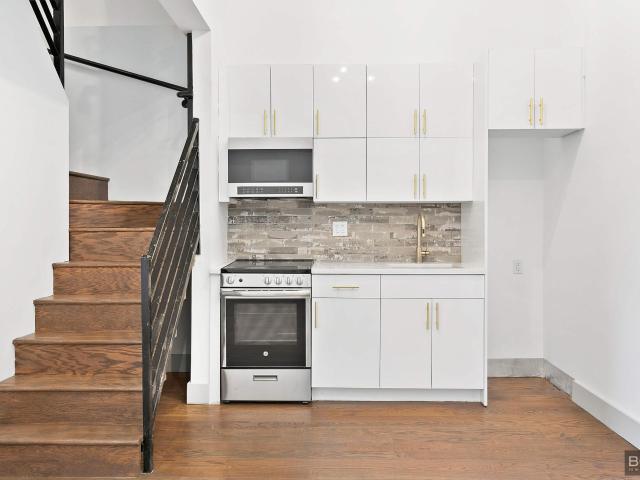 896 New York Avenue 3B