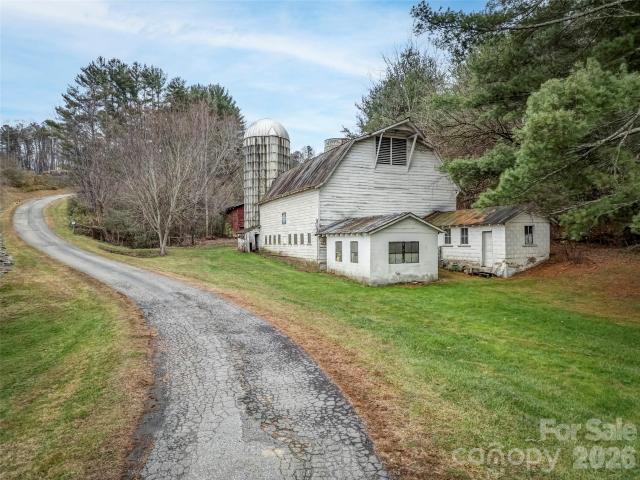 896 Newfound Rd, Leicester, NC 28748 | MLS #4337