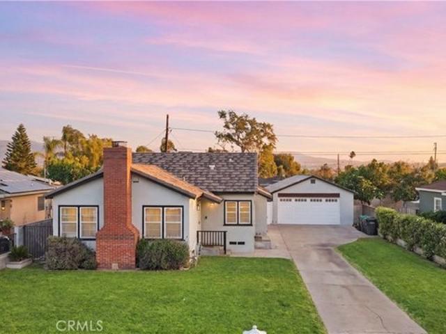 896 Valencia Dr, Colton, CA 92324