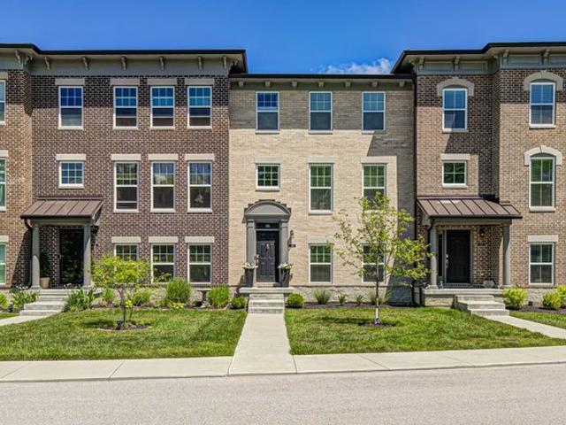 896 Yorkshire Ln, Zionsville, IN 46077