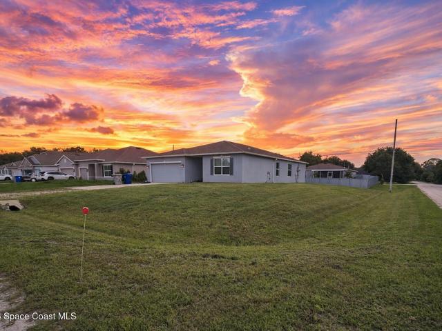 8975 nd Ave, Vero Beach, FL 32967 | MLS #1070 | Compass