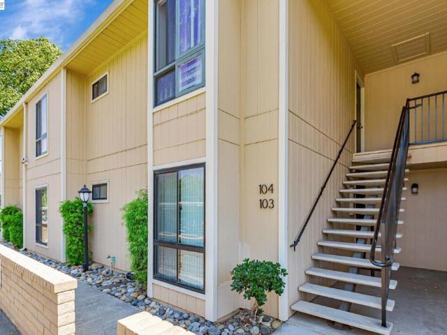 8975 Alcosta Blvd 104