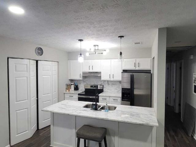 8975 Ashwood Drive
