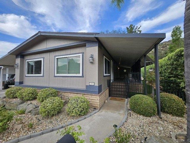 8975 Lawrence Welk Dr Spc 291, Escondido, CA 92026