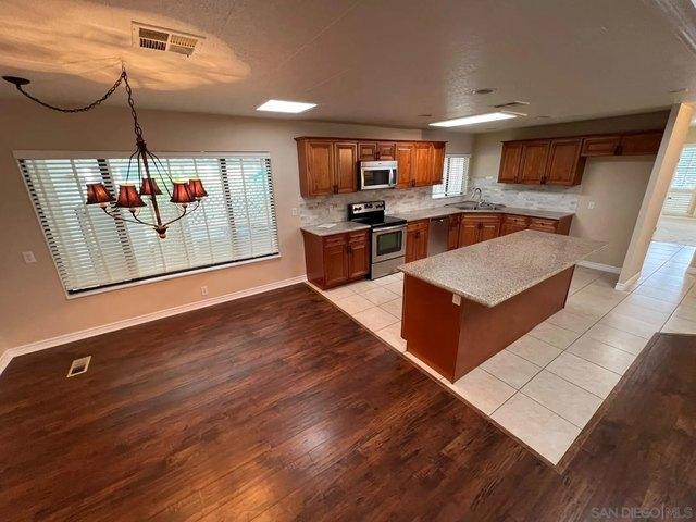 8975 Lawrence Welk Dr Spc 311, Escondido, CA 92026