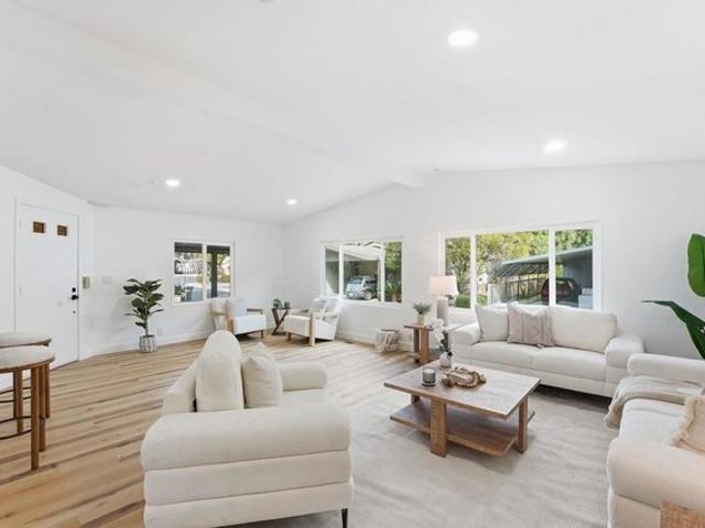 8975 Lawrence Welk Dr Spc 446, Escondido, CA 92026