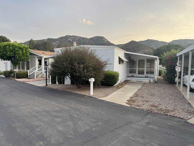 8975 Lawrence Welk Dr Spc 85, Escondido, CA 92026