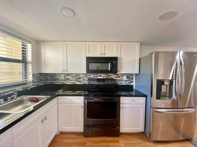 8975 Palm Tree Ln Unit 8975, Pembroke Pines, FL 33024