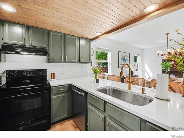 8975 W 89th Place