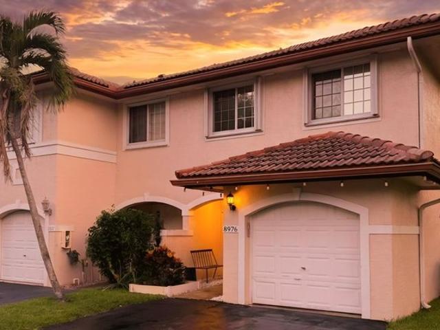 8976 NW 38th Dr, Coral Springs, FL 33065