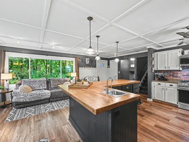 8978 Wendalyn Way