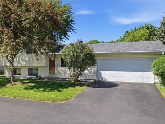 8979 Vinewood Ln N, Maple Grove, MN 55369