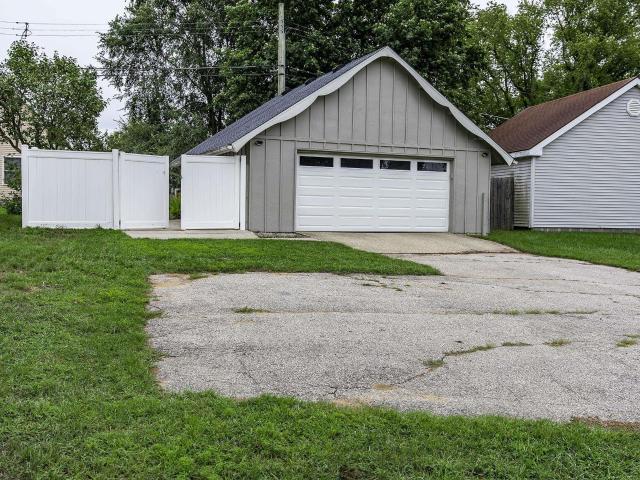 8970 Lakeshore Road