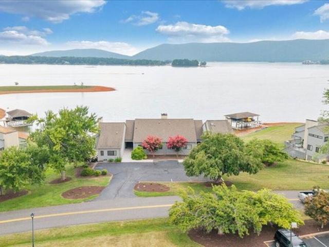 897 Ashmeade Rd, Moneta, VA 24121