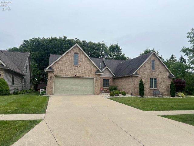 897 Busdeker Ln, Gibsonburg, OH 43431