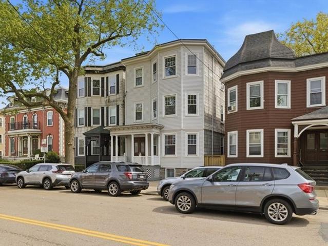 897 E Broadway, Boston, MA 02127