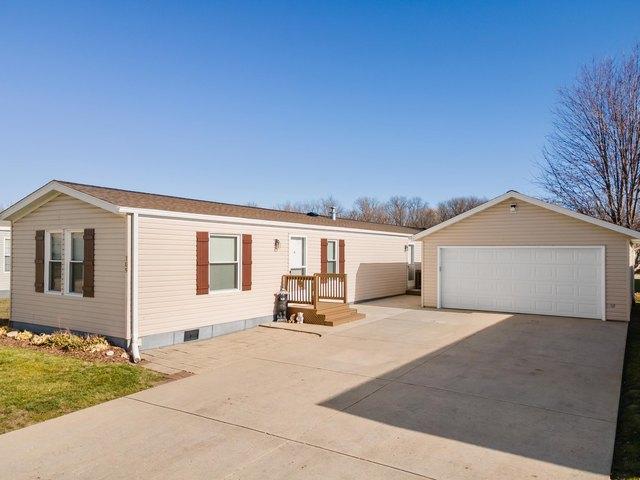 897 E Lake St Trlr 109, Lake Mills, WI 53551
