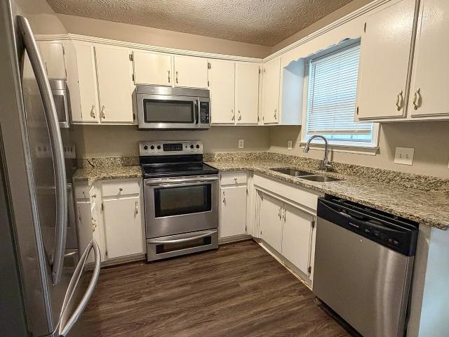 897 E Northfield Blvd