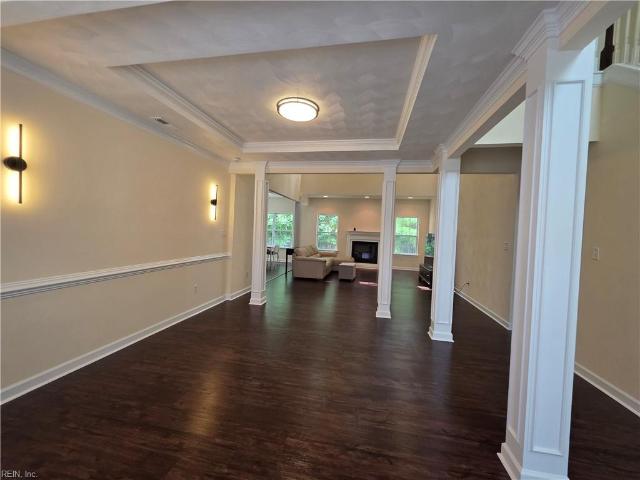 897 Lym DR