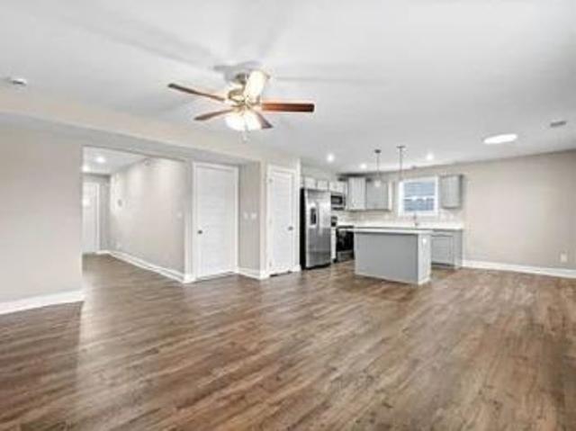 897 Macon Ln