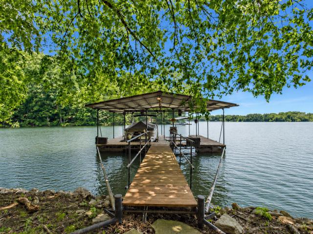 897 Summit Point