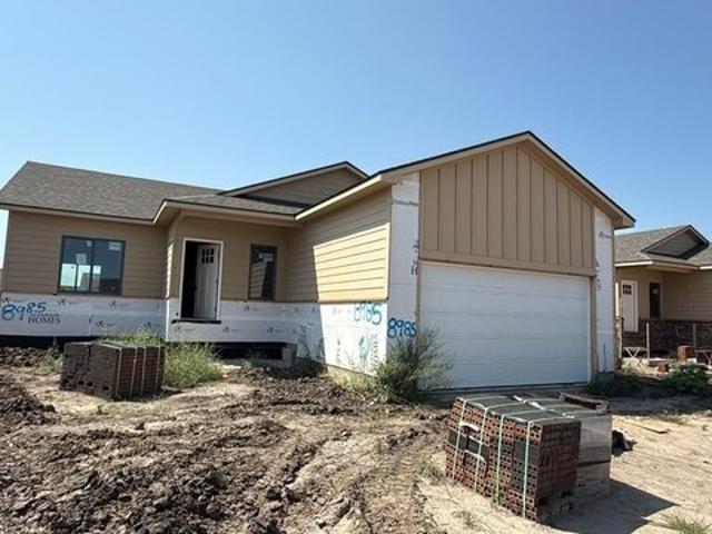 8985 N Joshua Dr, Bel Aire, KS 67226