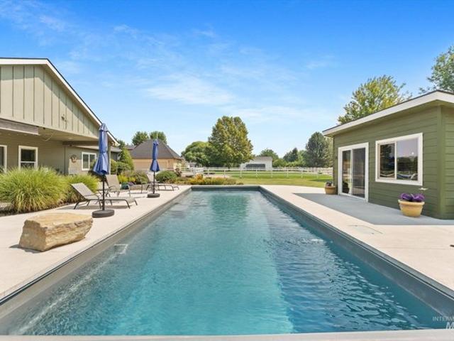 8987 New Castle Dr, Middleton, ID 83644