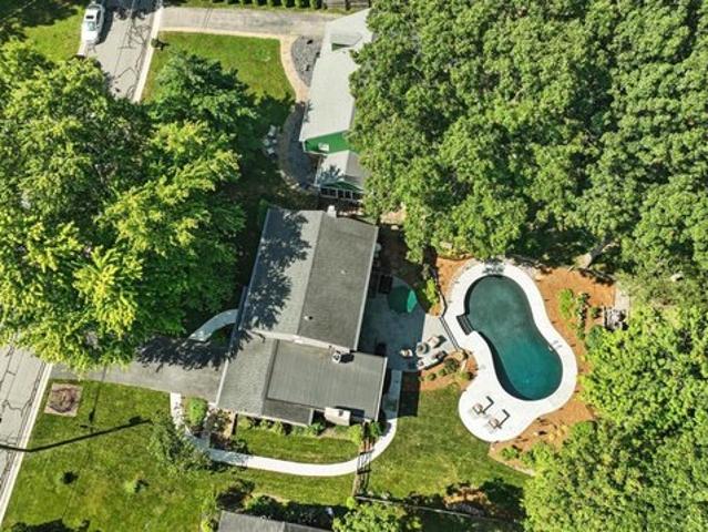 8989 Paw Ln, Sycamore Township, OH 45236