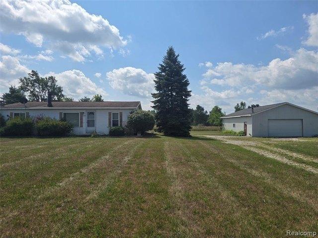 8989 Simpson Rd, Ovid, MI 48866