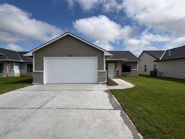 8980 E Forbes Cir, Bel Aire, KS 67226
