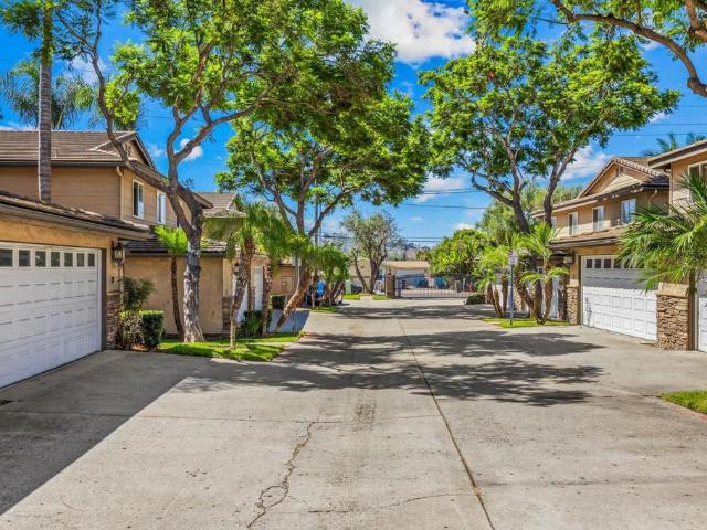 8980 Lamar St 18