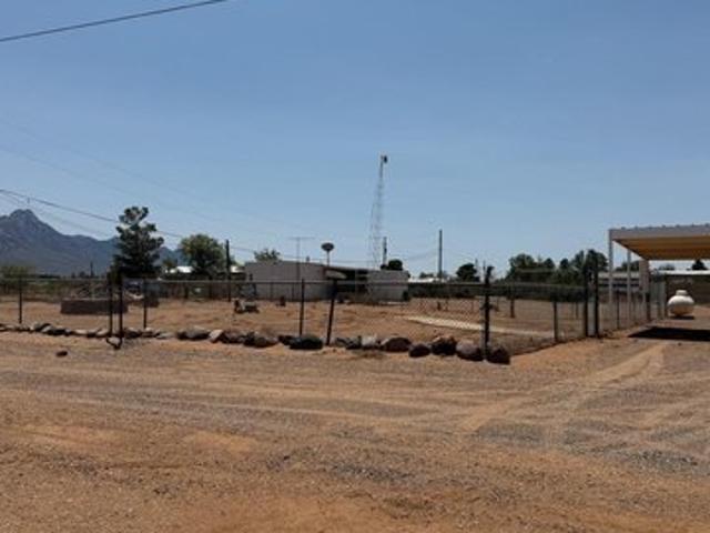 8982 Mission Ln, Las Cruces, NM 88012