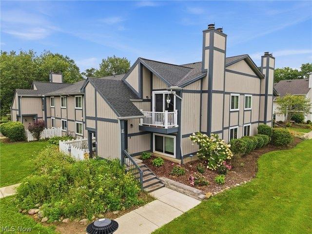 8982 Portage Pointe Dr Apt E, Streetsboro, OH 44241