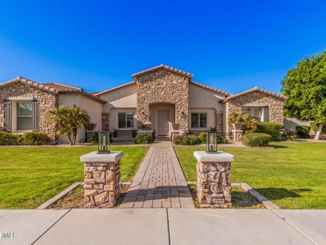 898 E Buffalo St, Gilbert, AZ 85295