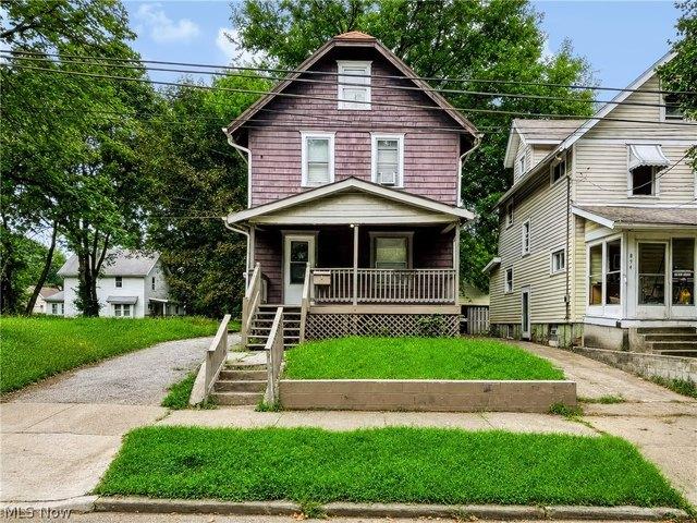 898 Haynes St, Akron, OH 44307