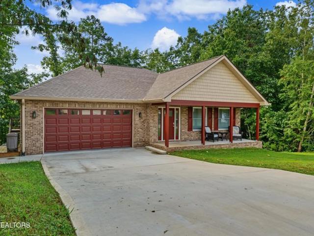 898 Hillside Ln, Lenoir City, TN 37771