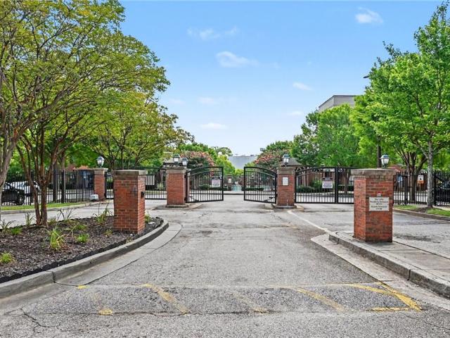 898 Oak Street SW 1220